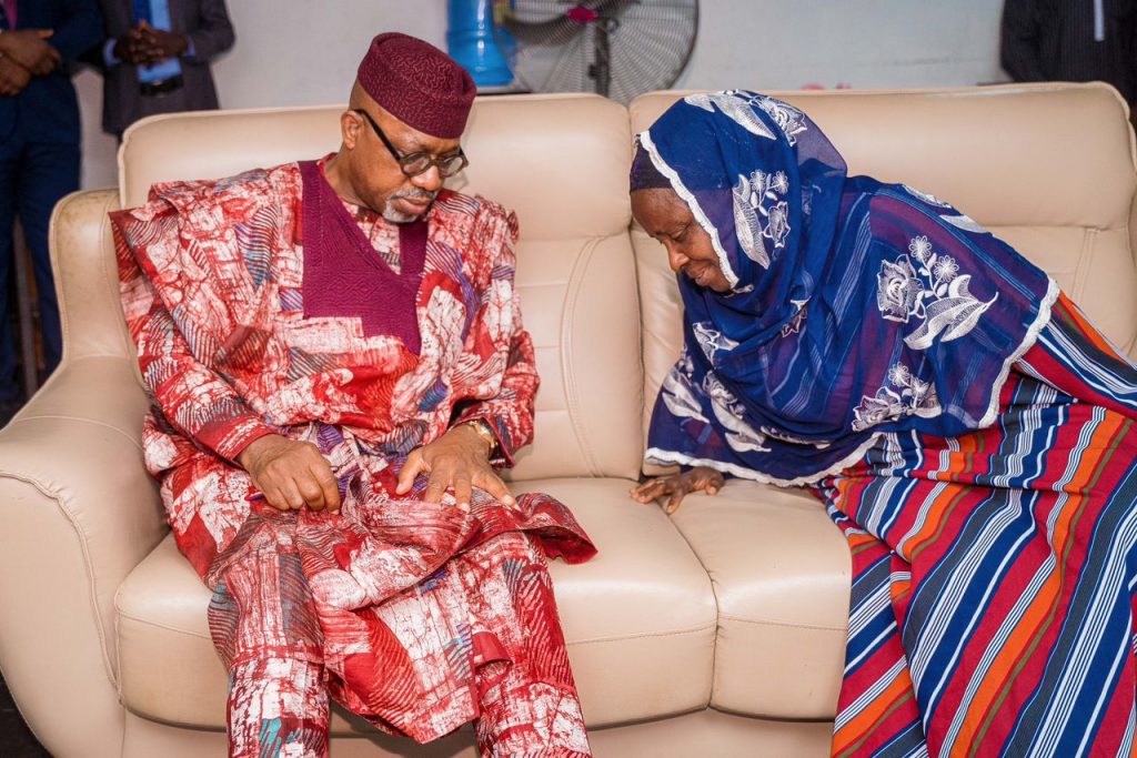 Abiodun pays condolence visit to late ex-HoS family